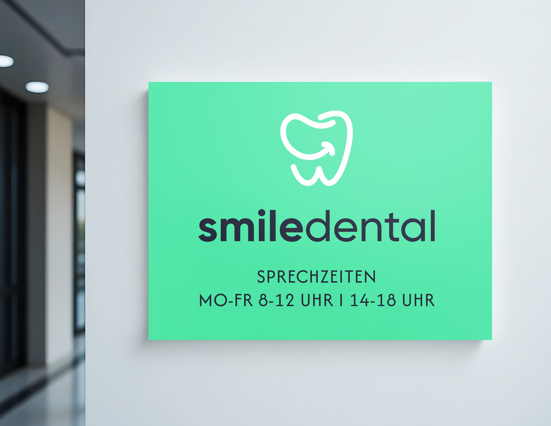 Praxis-Schild aus Alu-Dibond mit eigenem Motiv